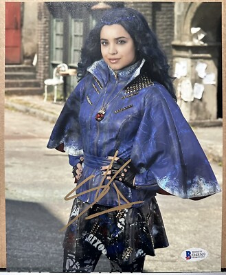 SOFIA CARSON SIGNED DESCENDANTS PHOTO 8X10 EVIE AUTOGRAPH DISNEY ...