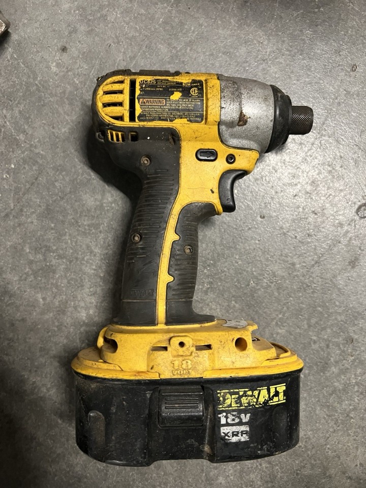 DEWALT 18V DC759 1/2" DRILL, DC825 1/4 Drill With Case | eBay