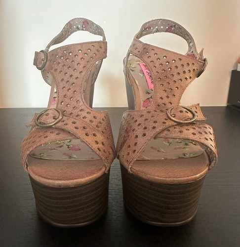 Betsy Johnson Shoes Calico Wedge Heel Sandals Sz 8.5 Platforms | eBay