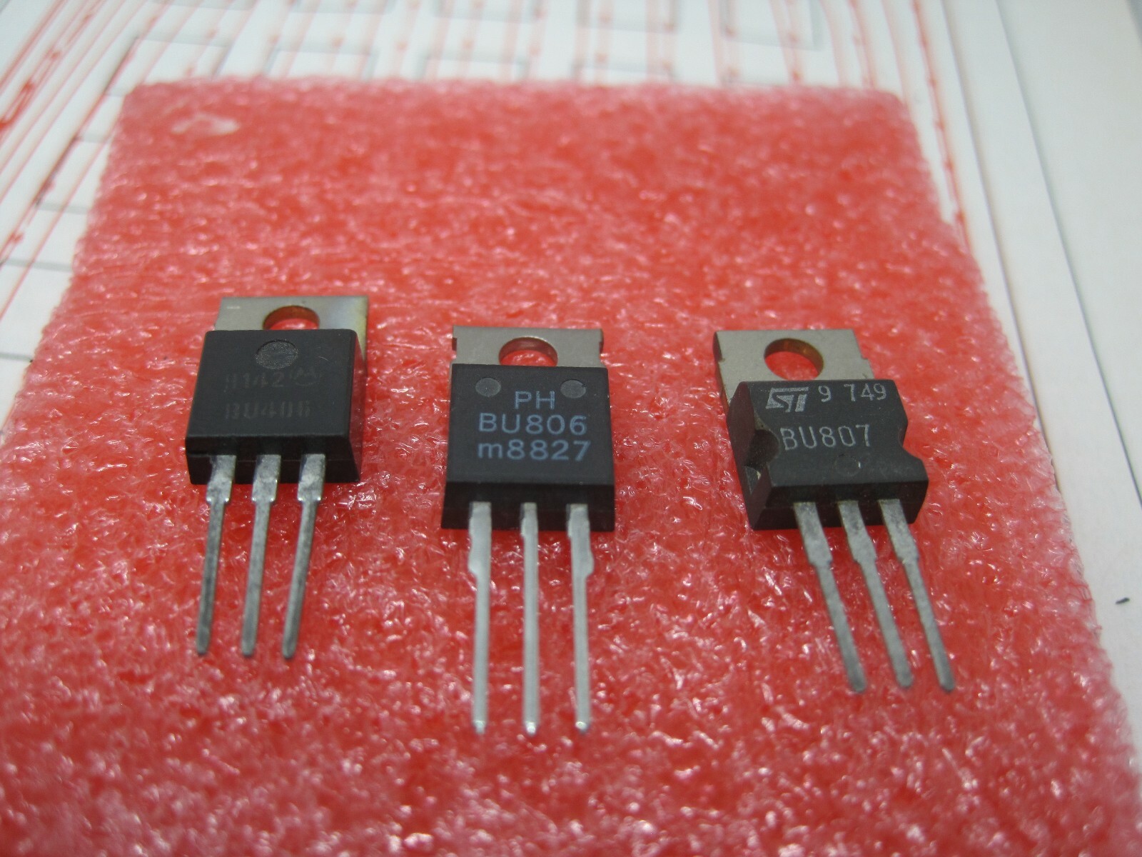 1Pcs BU806 NPN Darlington, Power Transistor 200V 8A 60W TO220 Philips ...