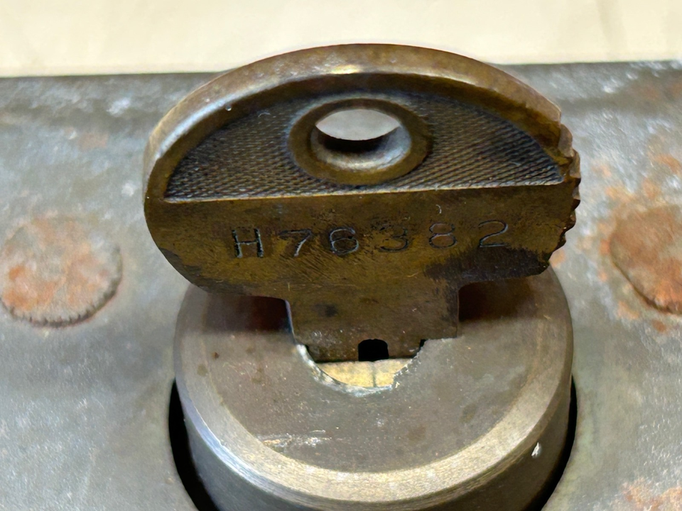 MILLS CASH BOX DOOR LOCK ASSEMBLY WITH MILLS LOCK AND KEY | eBay