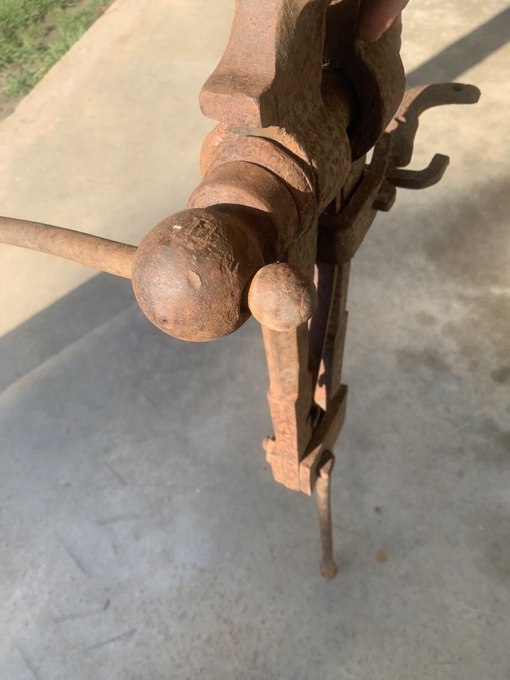 Vintage Forged Blacksmith Post Leg Stump Vise Clamp 4-1/2" Jaws 40 Lb ...