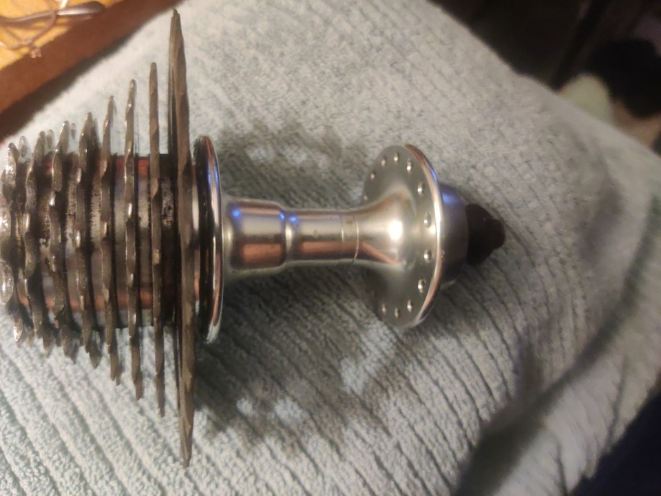 Shimano 600 Tricolor Rear Hub FH 6402, 32H, hyperglide 8 Sp, w/ casset ...