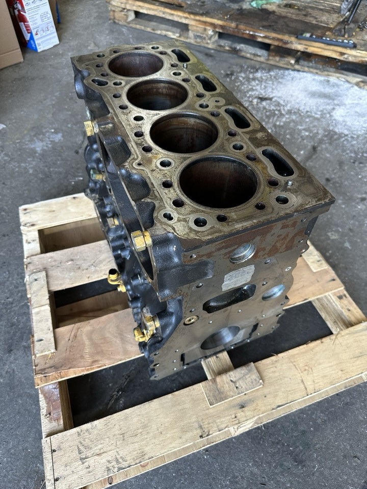 2019 Caterpillar CAT C4.4 Perkins 4 Cyl Diesel Engine Block 3518221 OEM ...