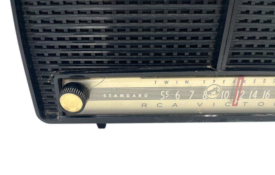 RCA Victor AM/FM Radio Standard Broadcast Model 8-X-8D - For Parts or ...