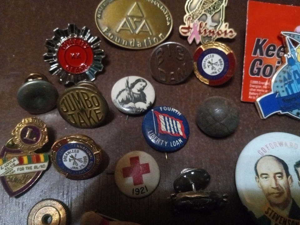 Vintage Pin And Button Lot Of 21 USA Unique Great Condition Many Types ...