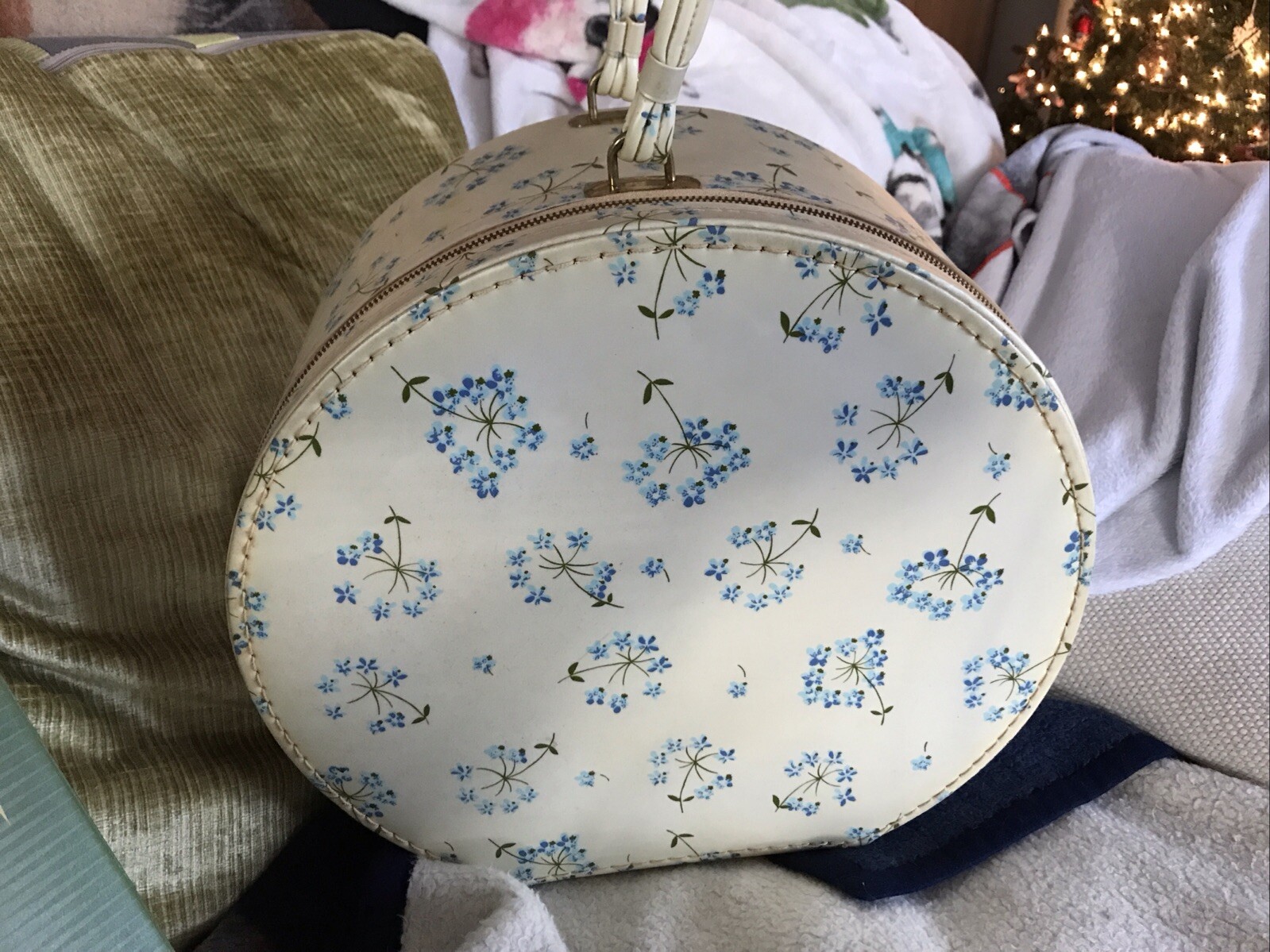 Vintage Hat Box, Excellent Collection - Gem