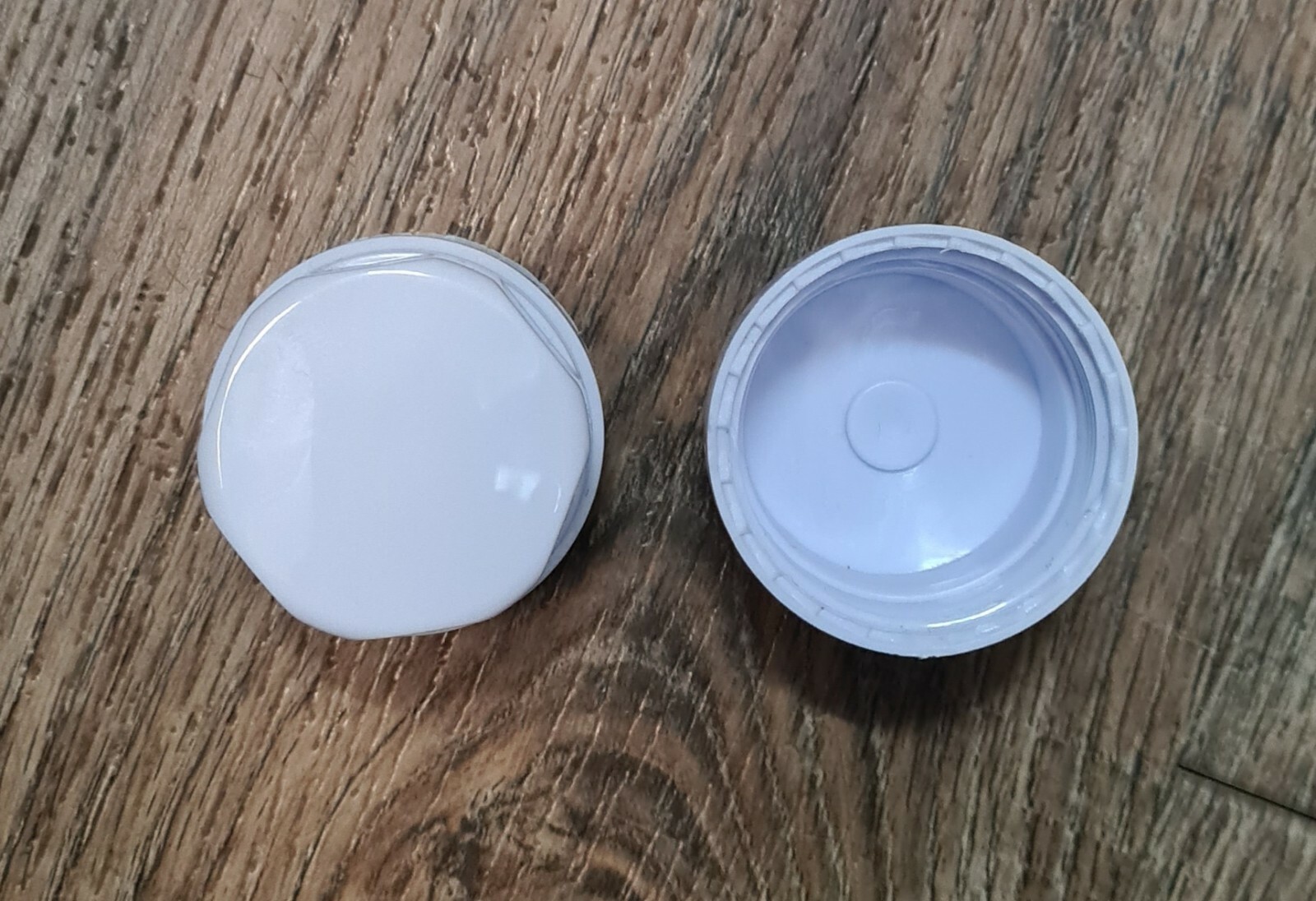 Thermostatic Radiator Valve Decorators Screw Cap (White) x 2 | eBay UK