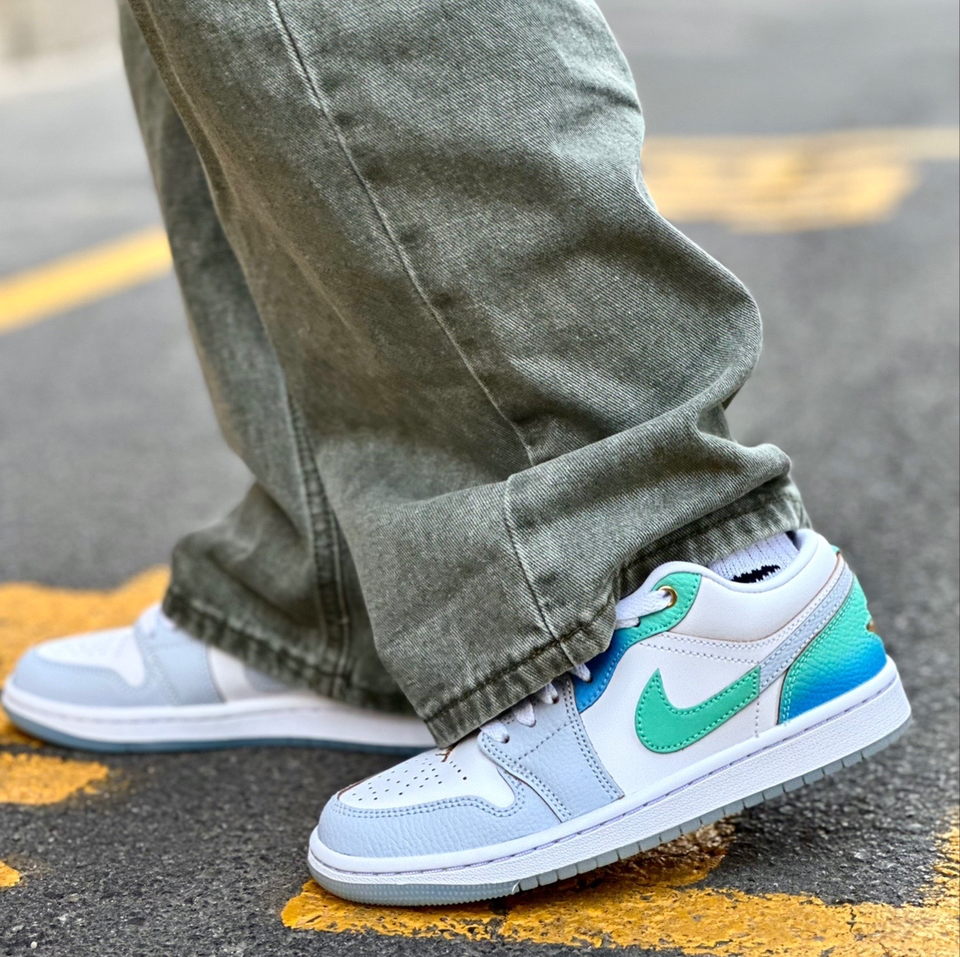 Nike Air Jordan 1 Low SE Emerald Rise W FN8899-131 | eBay
