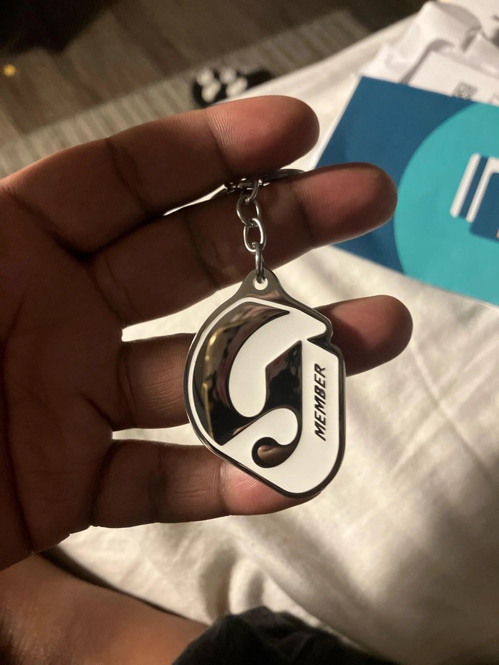 Brand New Glossier Membership Keychain In Store Exclusive | eBay