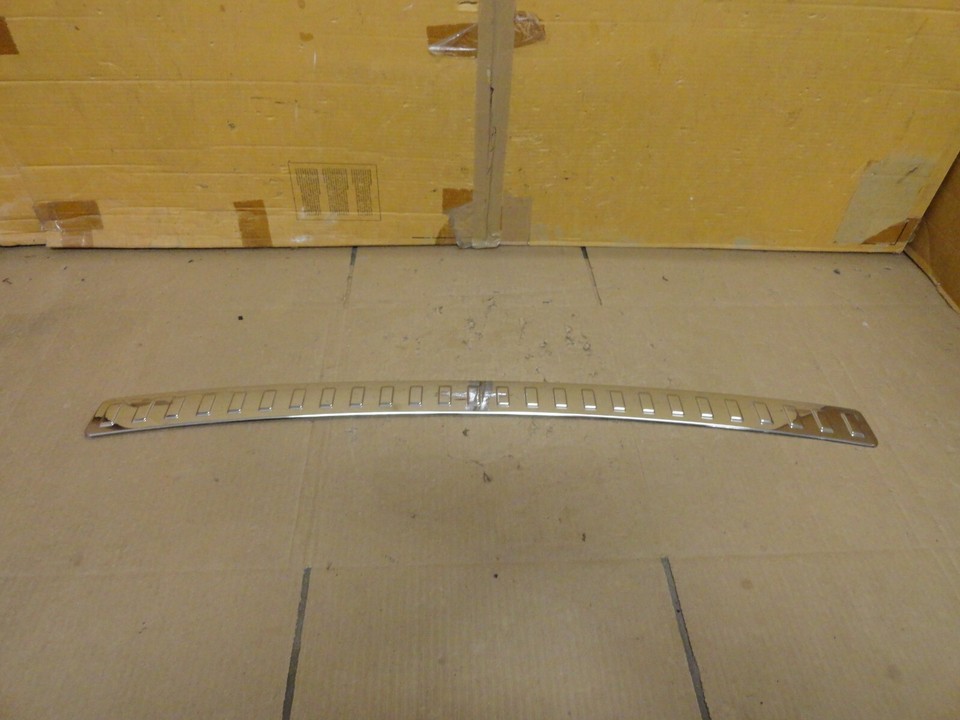 2014 - 2020 Nissan Rogue oem Rear Bumper Chrome Step Scuff Pad Trim ...