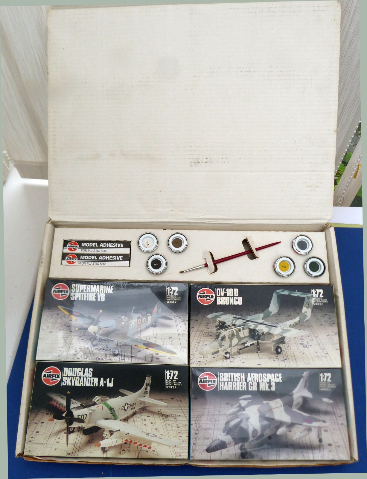 Airfix Modelling Gift Set 1980s. Contains 4 kits, 6 paints, 2 adhesives ...