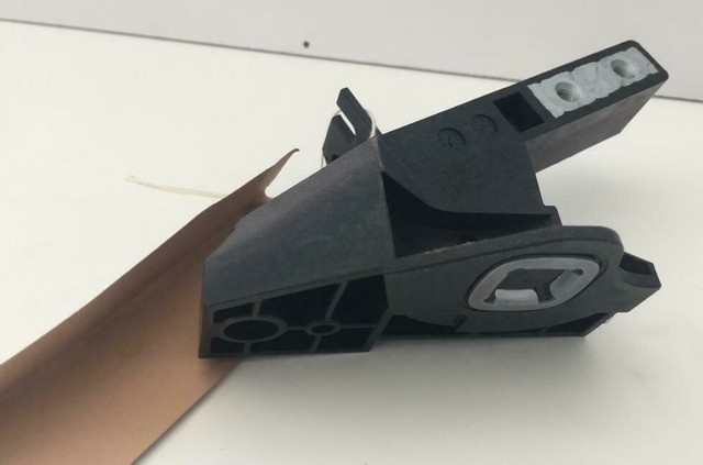 Mercedes-Benz W205 Headlight Mounting Bracket Onto Impact Bar 2016 ...