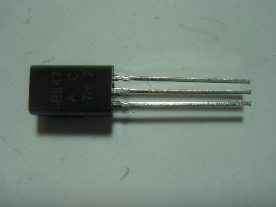 30x 2SB647 AC Transistor PNP 1A 100V 0,9W TO92 #21-1260#235b | eBay