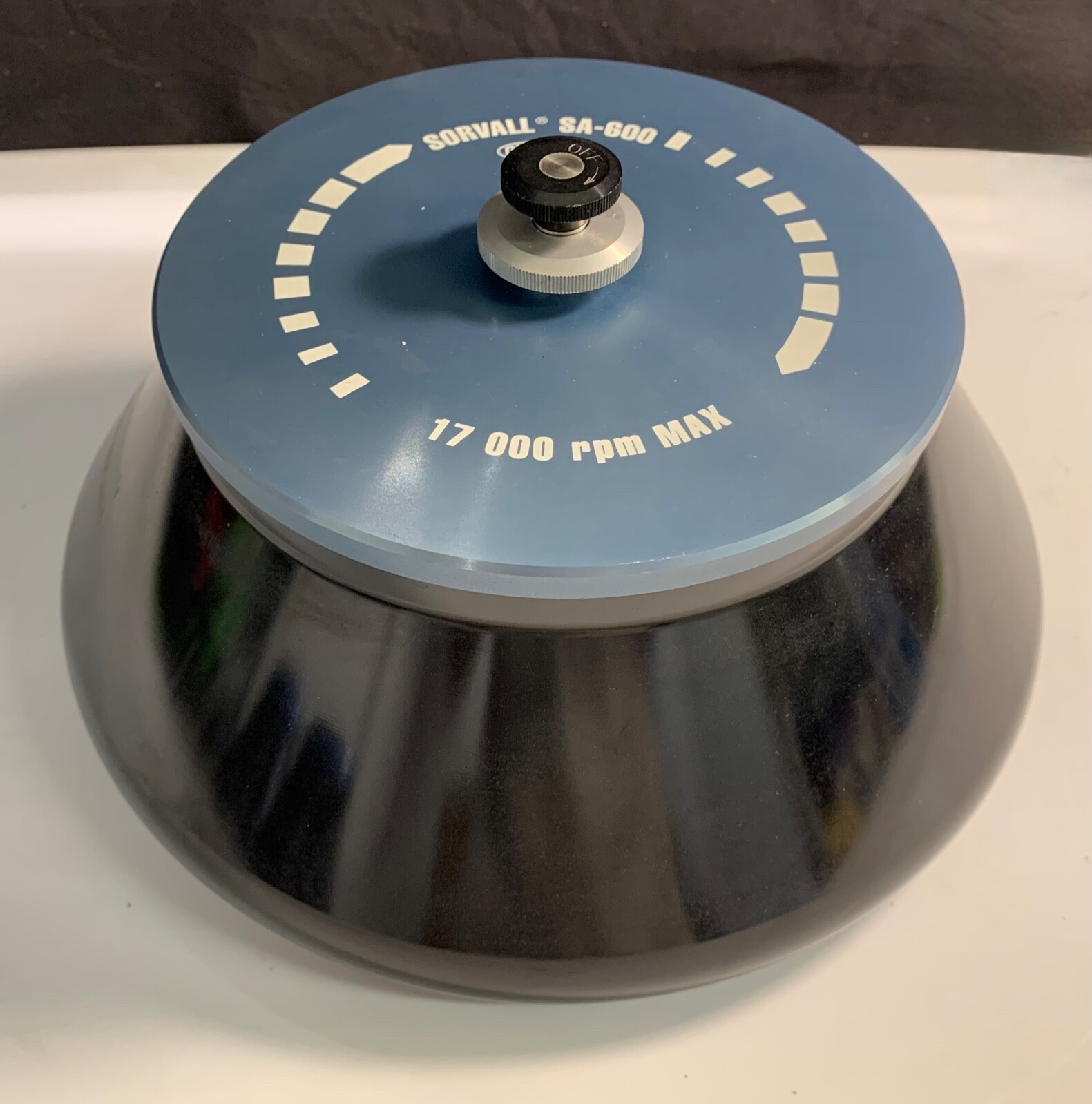 DuPont Sorvall SA-600 12-Place Fixed Angle Rotor 17,000 RPM, Max.g ...