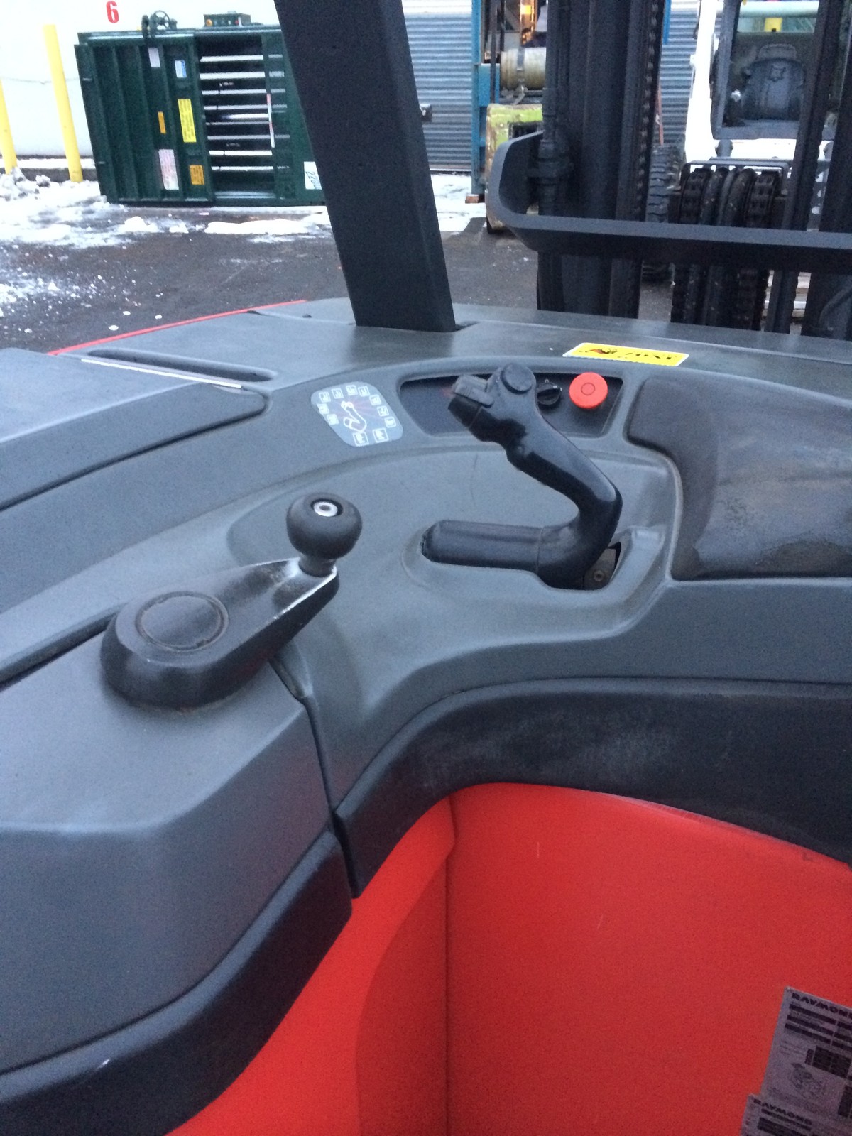 2009 RAYMOND FORKLIFT DOCKSTOCKER 4000# 188" LIFT , 36V W/BATTERY ...