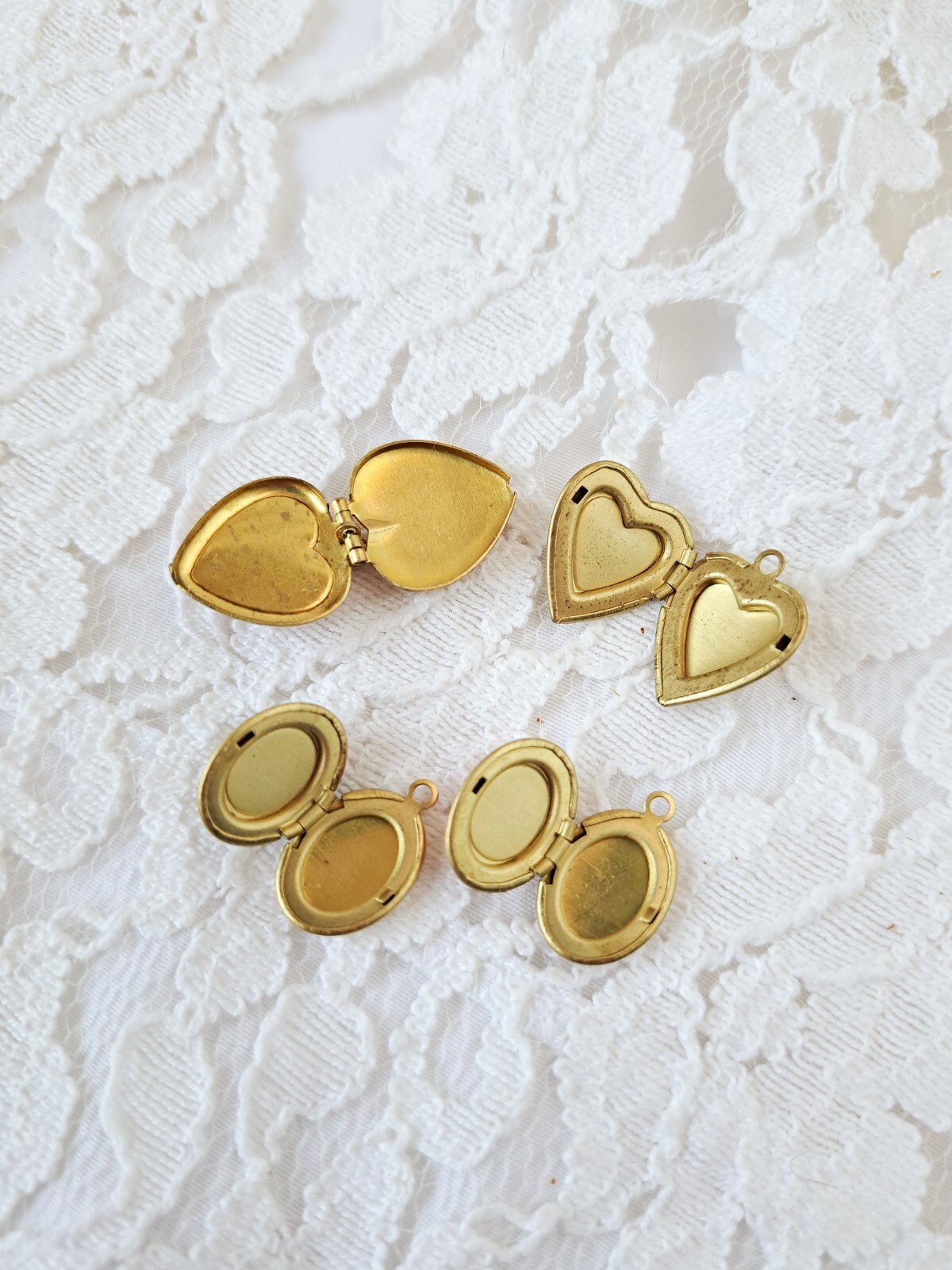 New Old stock vintage Lockets Lot, heart & oval Lockets, locket ...