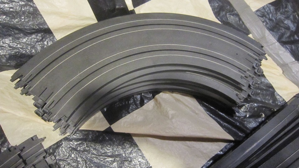 80 Piece Lot Of Tyco Slot Car Track,Straight,Curve,Banked,Cliff Hanger ...