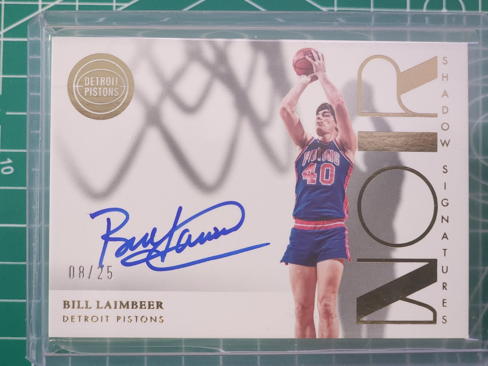 2022-23 Panini Noir - Shadow Signatures Gold #SHS-4 Bill Laimbeer /25 ...