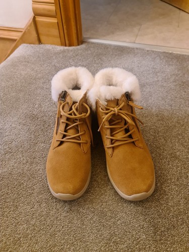 Tan Skechers Chug Boots Size 4 | eBay UK