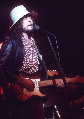 Bob Dylan With A Fender Stratocaster Electric Guitar Last Waltz 1976 ...