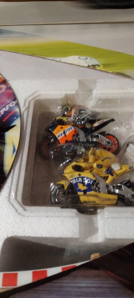 RARE SCALEXTRIC MOTO GP MOTORCYCLE SLOT BIAGGI VS ROSSI CHAMPIONSHIP ...