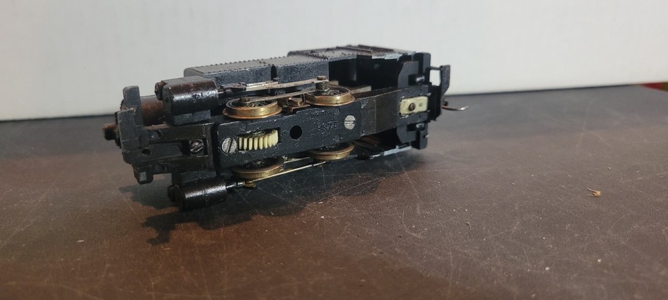 ENG F1 HO Train Engine Locomotive SMALL GOLD WHEELS | eBay