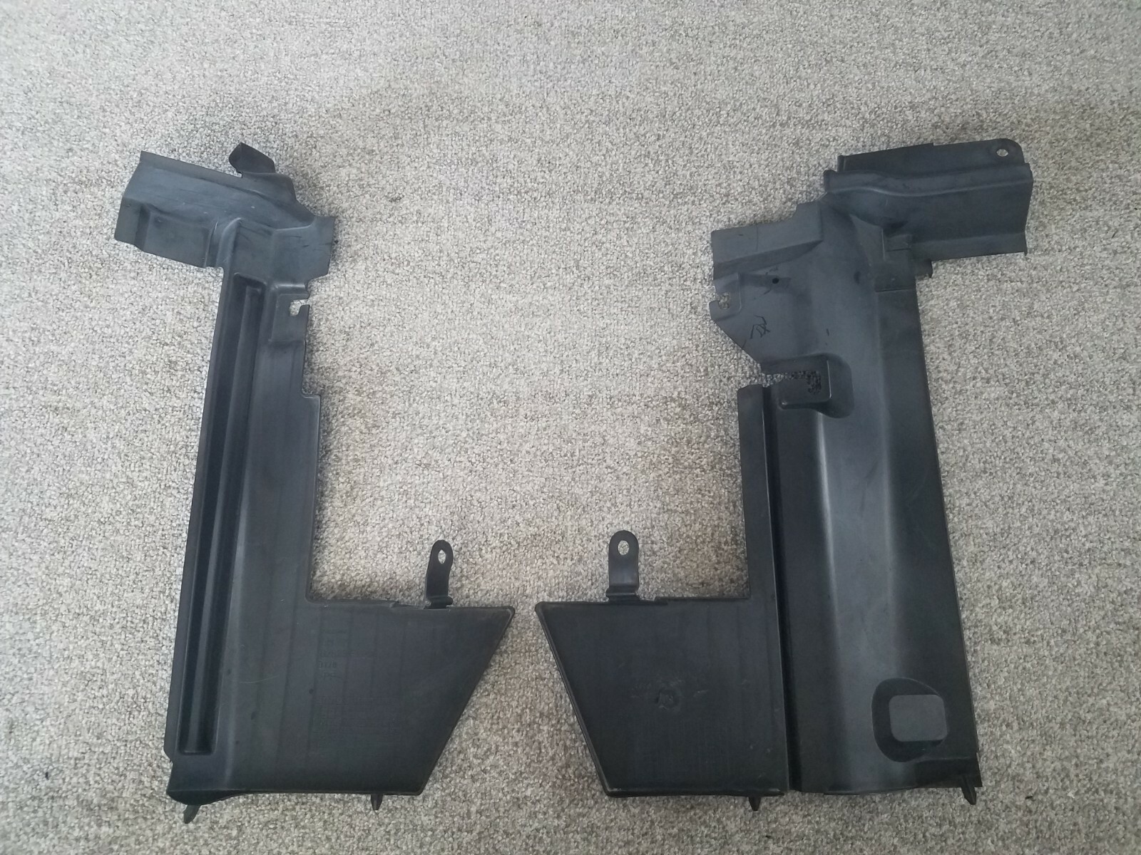 2010 Nissan Versa radiator support air guide set left and right 62823 ...