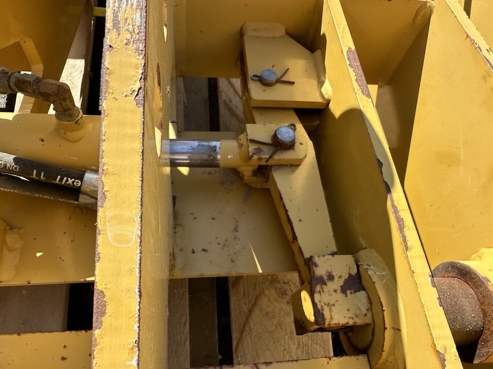 Cat wheel loader hyd quick coupler 950 950G 950H 953 953B 962 962G 962H ...