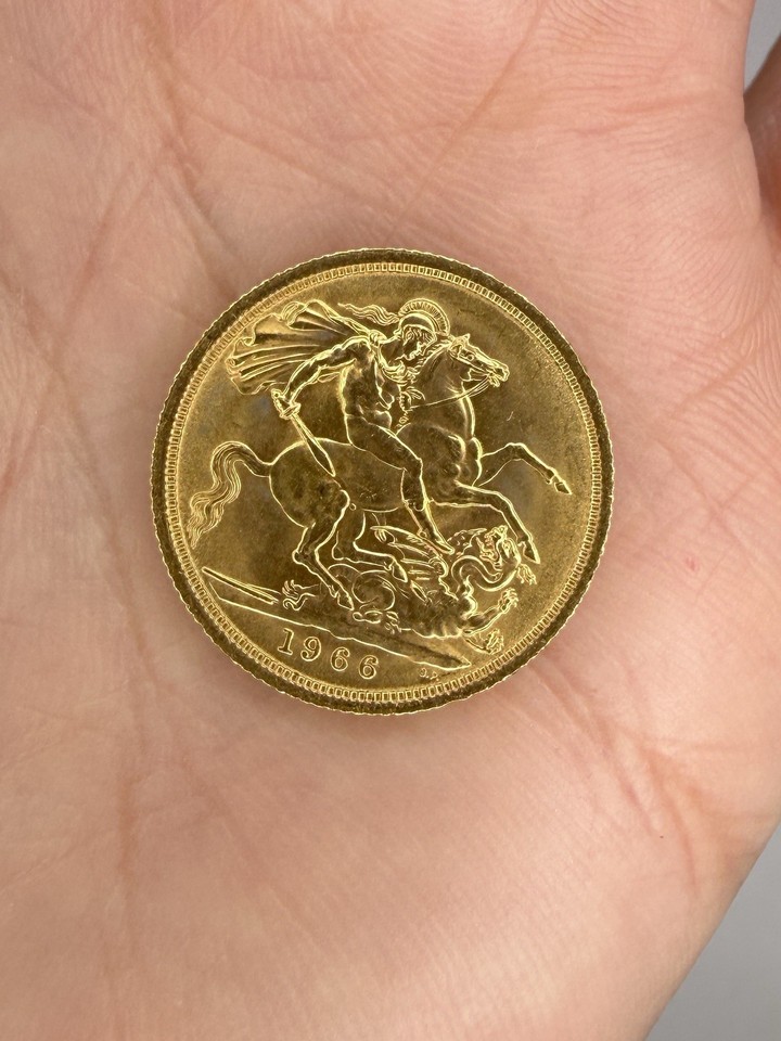 1966 Gold Sovereign 22K Gold 90% Young Queen Elizabeth II Great Britain ...