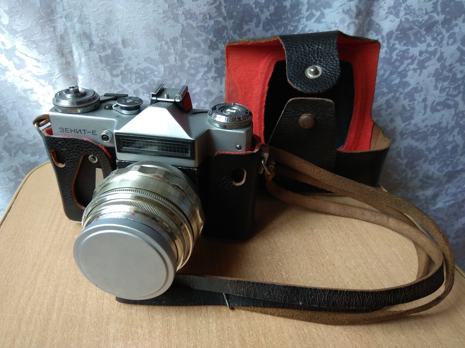 RARE USSR Soviet camera with Leather case Zenit - E + Lens JUPITER-9 2/ ...