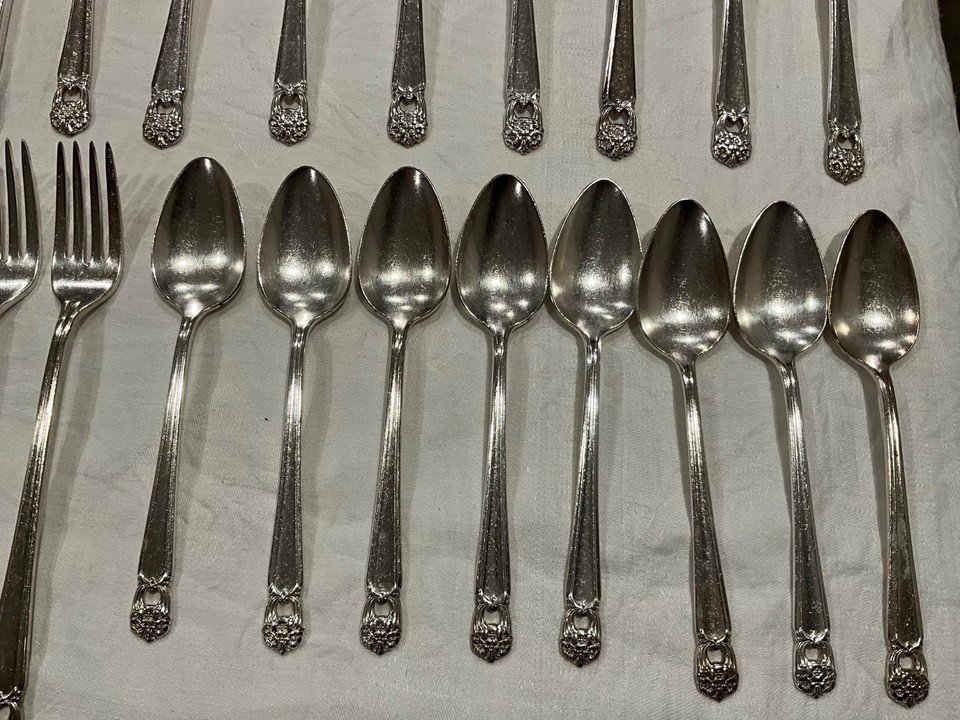 1847 Rogers Bros. Silverware Eternally Yours 36 Pieces in Very Good ...