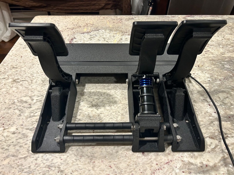 Fanatec CSL Elite Pedals V2 - High Performance Load Cell Racing Pedals ...