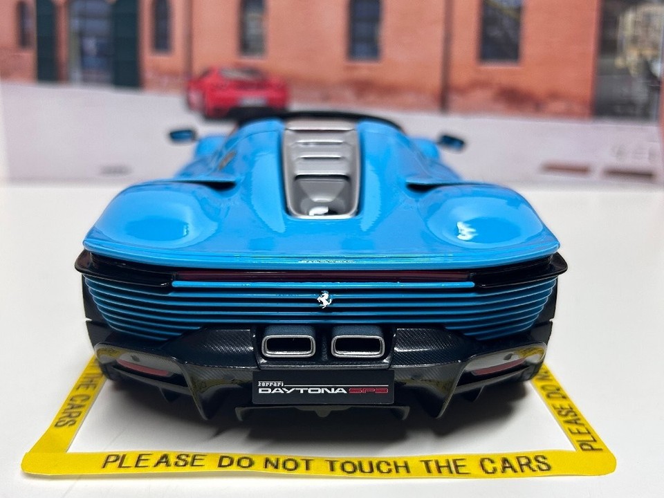 Burago Signature 1 18 Ferrari Daytona SP3 Closed Baby Blue Ferrari ...