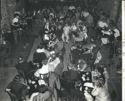 LARGE 1965 Press Photo Steve Unger sings at a Folksong workshop at Poor ...