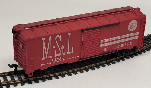 Red Box Model Train Car W/Sliding Side Doors, HO Scale - M - St.L - W/O ...