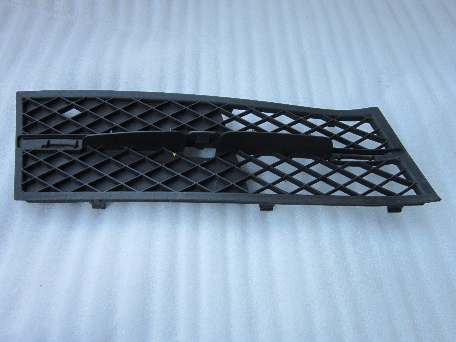 BMW 5 Series 535 SEDAN 09 10 11 12 FRONT BUMPER RH GRILLE GRID OEM ...