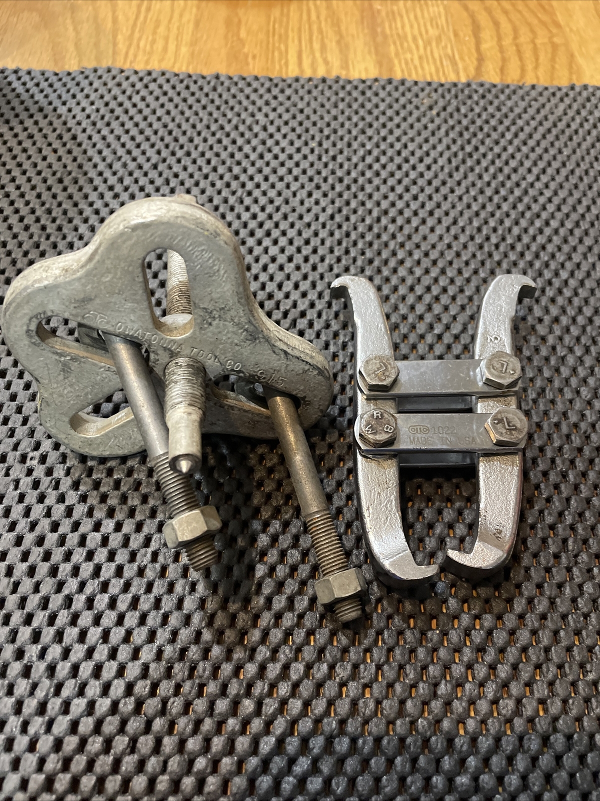 Owatonna Tool Harmonic Balancer Puller 915 & OTC Small Puller #1022 | eBay