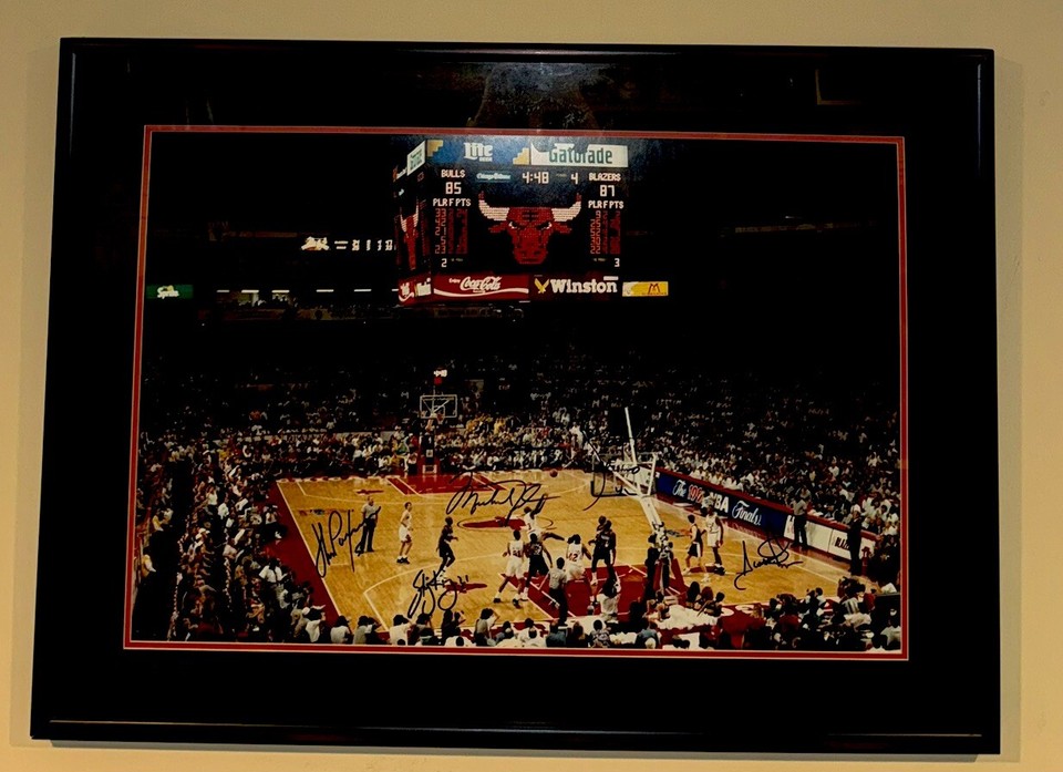 Michael Jordan Chicago Bulls 1991-92 Team Signed Autographed Photo 36 X ...