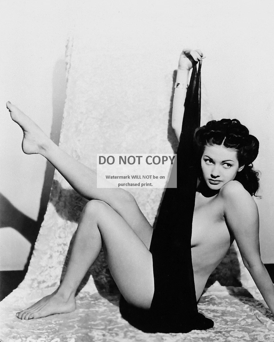 Yvonne De Carlo Pin Up