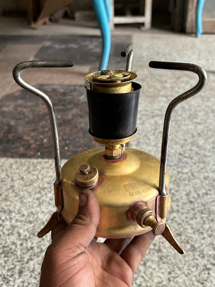 OLD VINTAGE PRIMUS NO.210 BRASS KEROSENE CAMP STOVE WITH ORIGINAL TIN ...