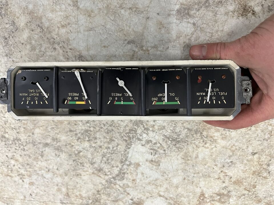 76 Piper Cherokee PA-28 140 engine instrument gauges oil temp fuel ...