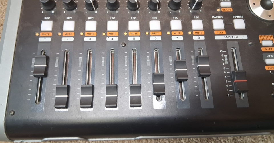 Tascam DP-02 Digital Portastudio Multitrack Recorder 8 Track CD Digital ...