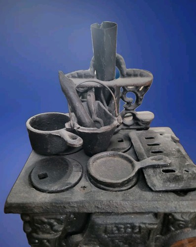 Vintage CRESCENT Cast Iron Salesman Sample Miniature Stove ...