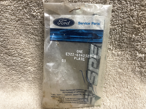 NOS 1983 - 1993 FORD MUSTANG 5-SPEED TRUNK DECKLID EMBLEM E3ZZ-6142528 ...