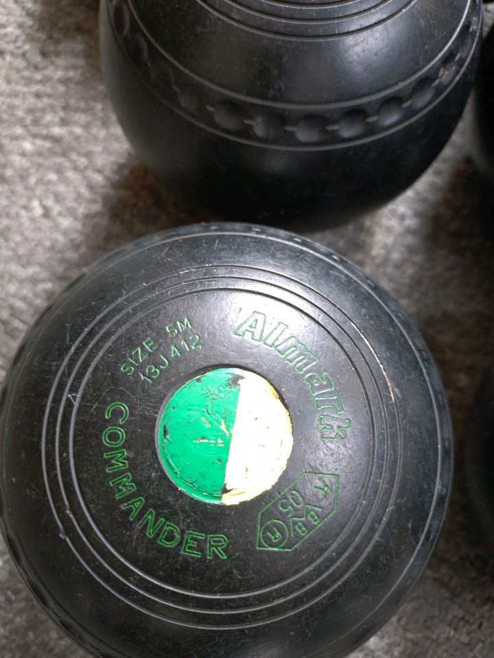 Almark Commander Set Of 4 Lawn Bowls With Carry Case Size 5M - 13J412 ...