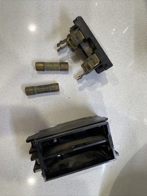 Fuse Blocks & Holders - Pull Out Fuse Block