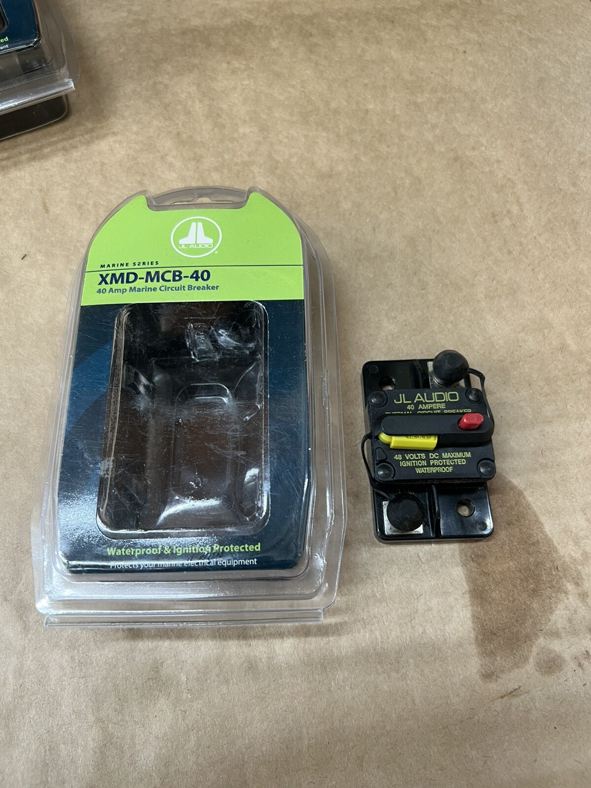 JL AUDIO XMD-MCB-40 WATERPROOF IGNITION PROTECTED 40 AMP MARINE CIRCUIT ...