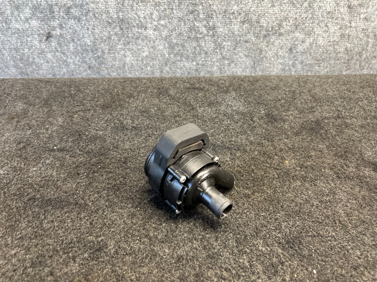 MERCEDES W166 ML350 GL350 GL450 AUXILIARY COOLANT WATER PUMP OEM | eBay