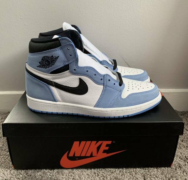 Nike Air Jordan Retro 1 HIGH OG University Blue Black White 555088-134 ...
